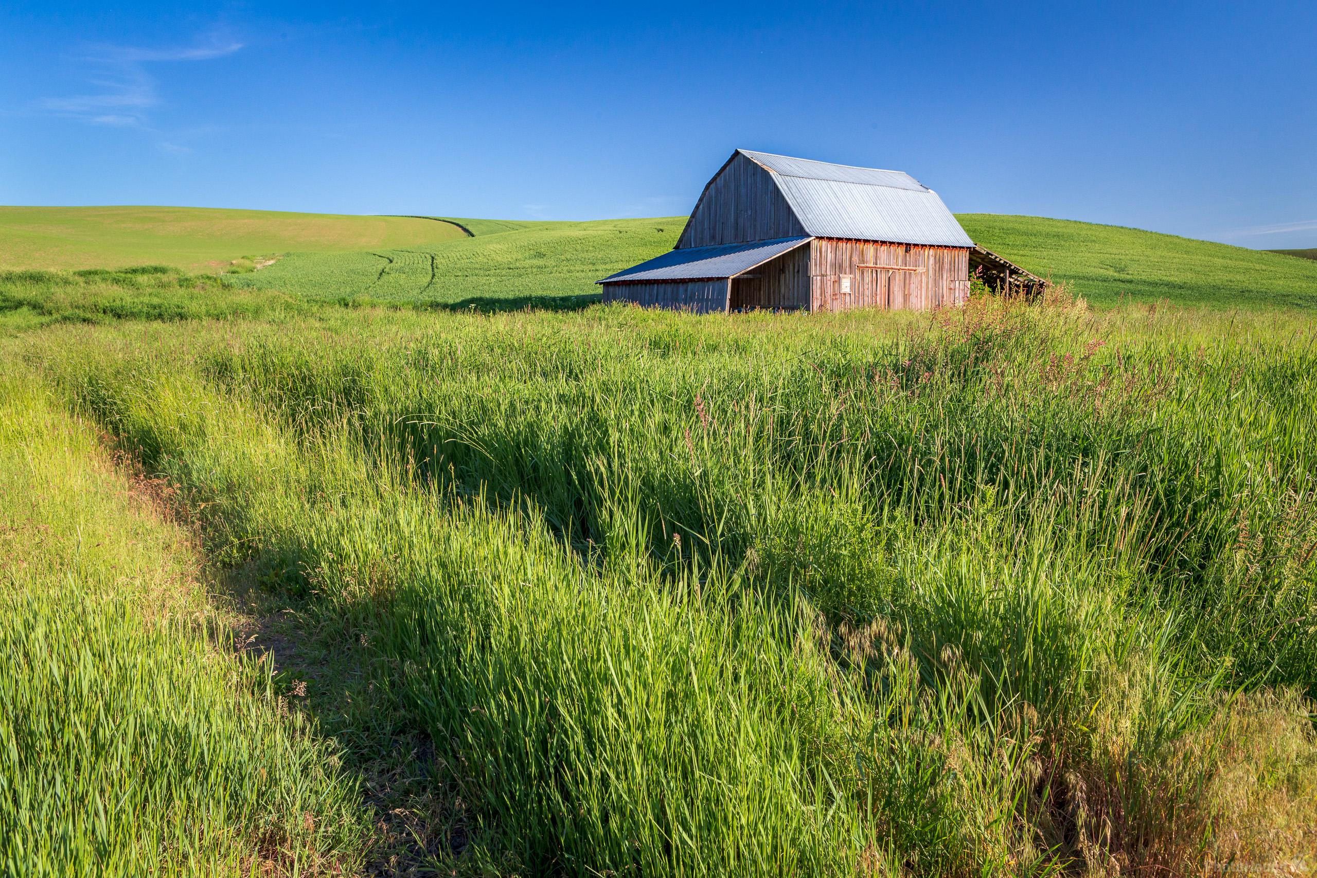 Image of Faught Road Barn by Joe Becker | 1003388