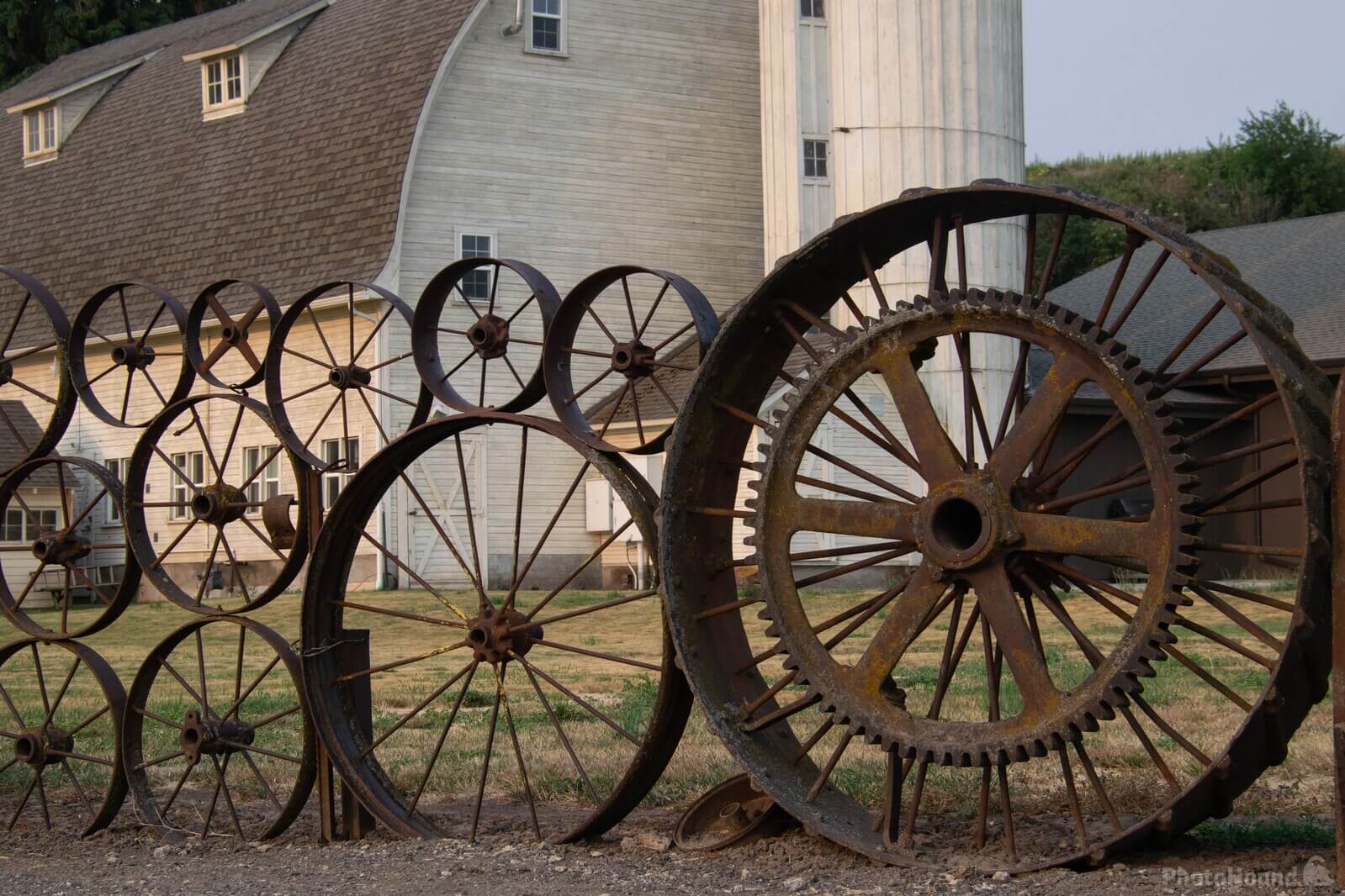 Image of Dahmen Barn and Wagon Wheel Fence | 1021568