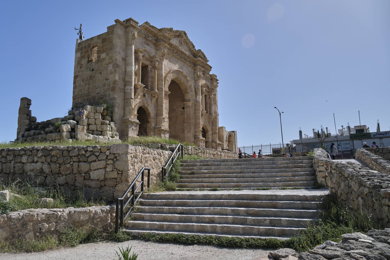 Image of Roman ruins of Jerash by Gary Calland | 1038806